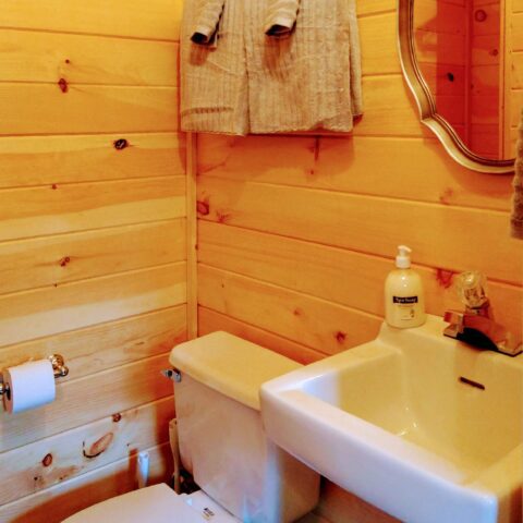 Pondside Cabin - Plumtree Campground and Retreat